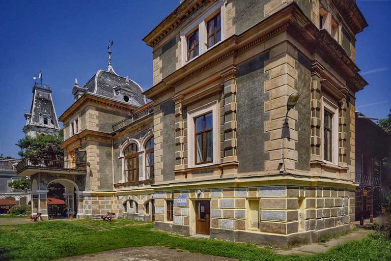 20 Unique Romanian Castles to Ignite Your Imagination » Maps & Bags