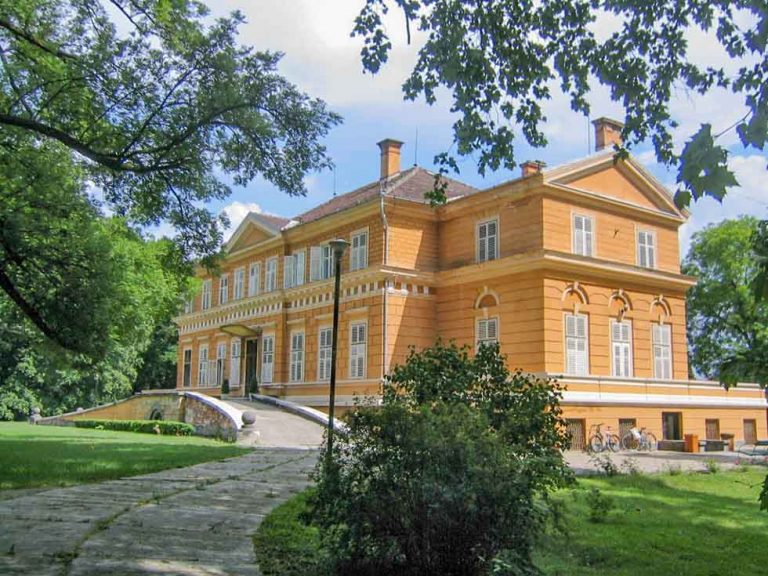 20 Unique Romanian Castles to Ignite Your Imagination » Maps & Bags